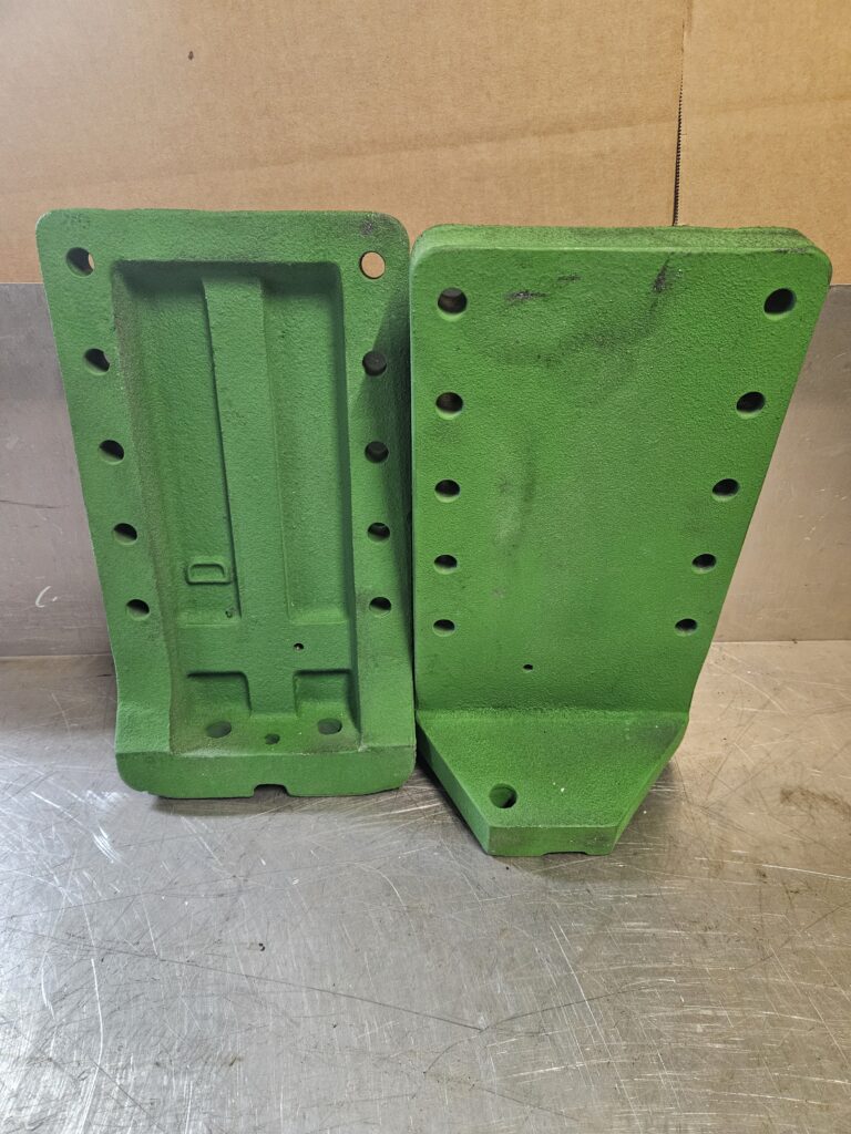 520-730 FENDER BRACKET PAIR | FENDER BRACKETS - Shumaker Tractor