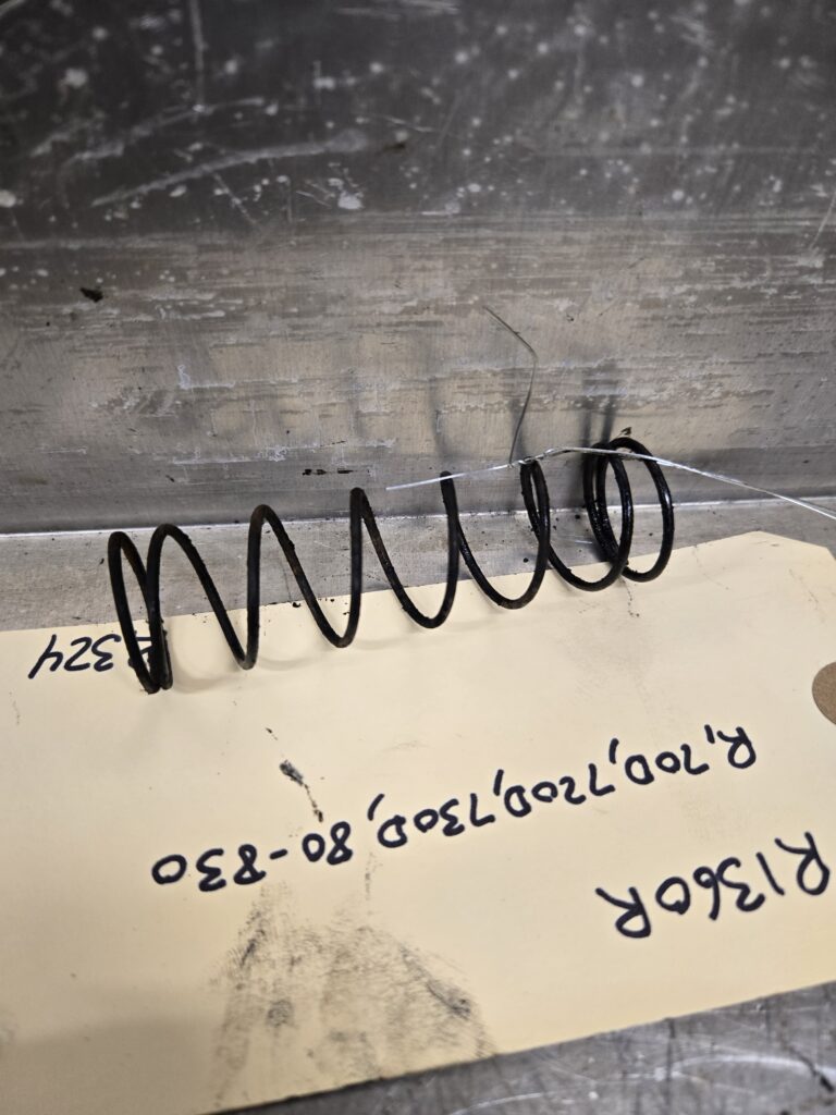 R1360 R 70 720 730 80 820 830 TAPPET SHAFT SPRING | R1360R - Shumaker ...